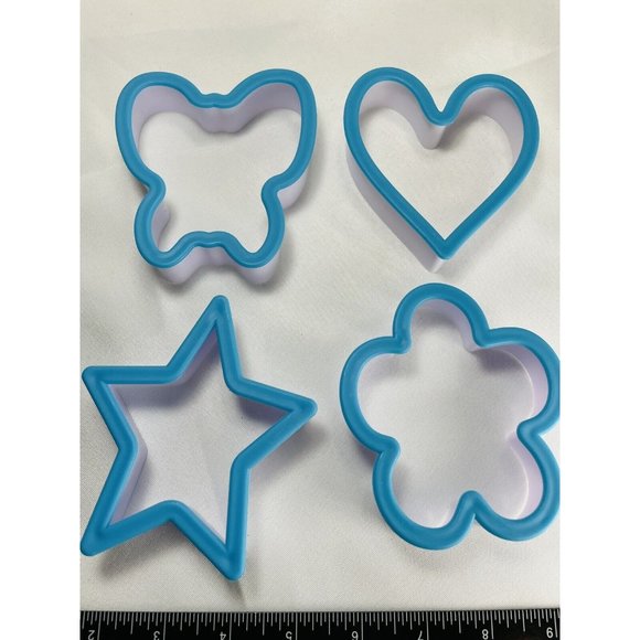 Cutters | Kitchen | 4 Pc Cooking Decorate Push Through Cookie Cutter ...